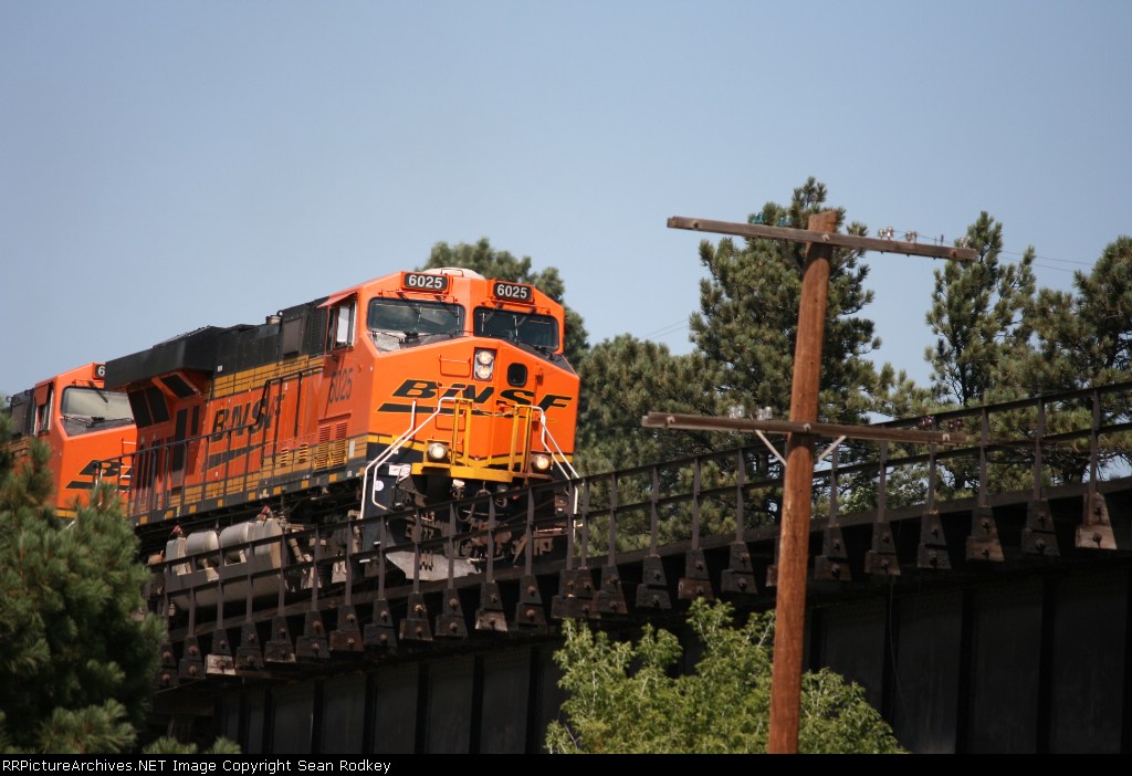 BNSF 6052